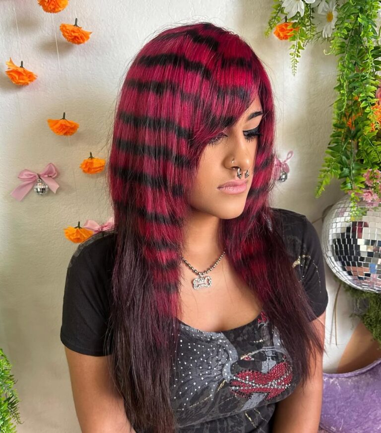 Emo Hairstyle for Long Hair: Trendy Hair Ideas