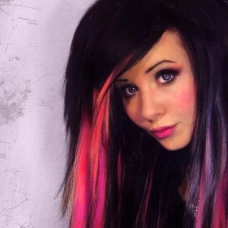 Emo Fringe Hairstyle: Trendy, Edgy Hair Looks