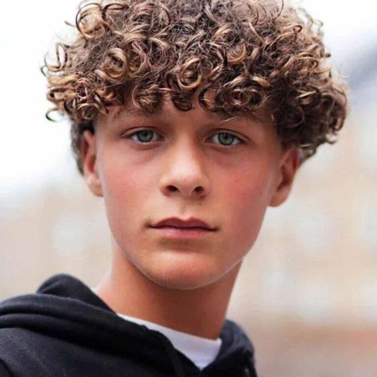 Curly Hair Bowl Cut: Trendy Styles & Tips
