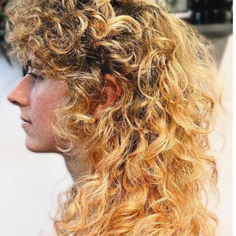 Christmas Elf Hairstyles: Festive Hair Inspiration