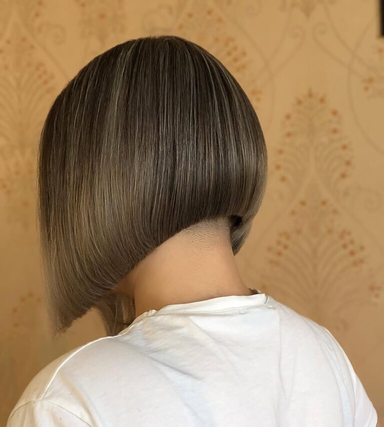 Bowl Cut Hairstyles for Women: Trendy and Chic Looks