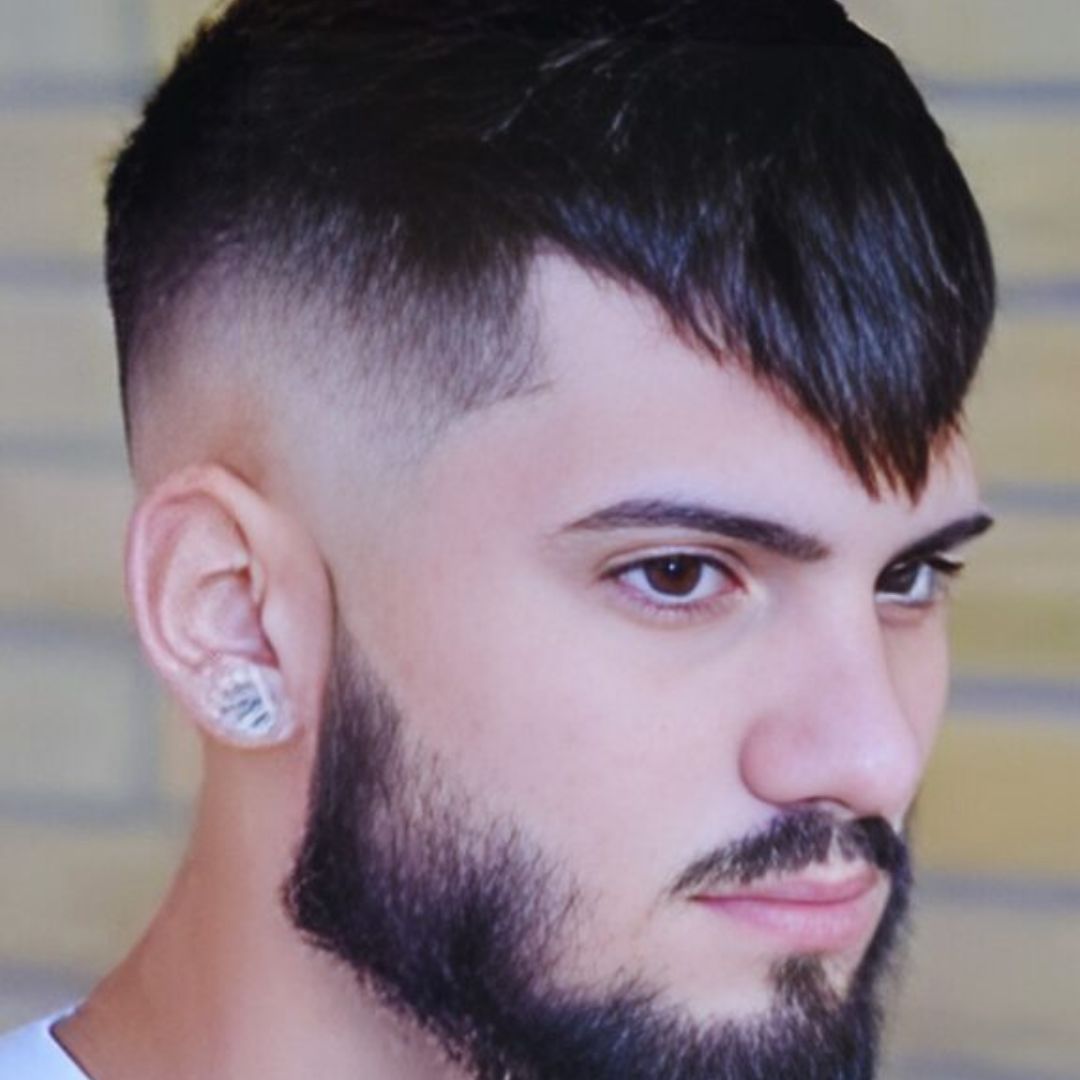 Men's Angular Hairstyles for Soft Round Face: Sharp Looks